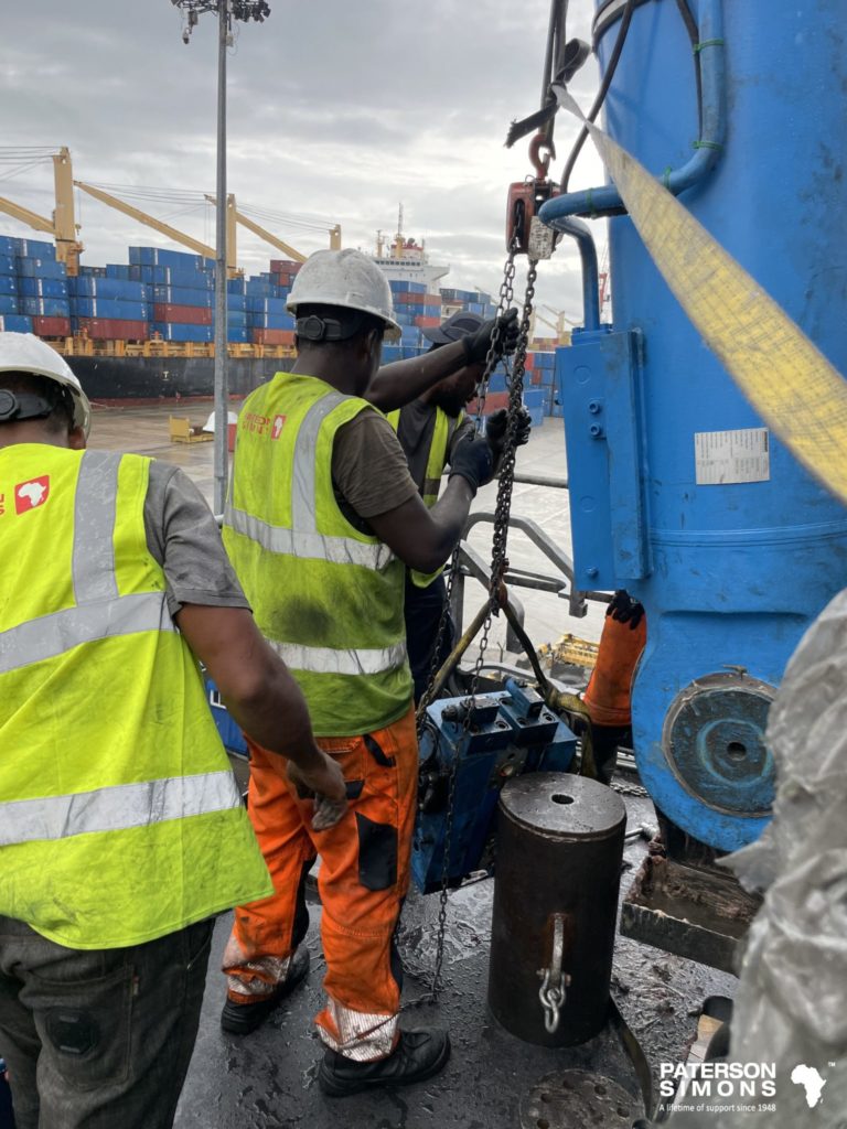 KONECRANES GOTTWALD MOBILE HARBOUR CRANE LUFFING CYLINDER REPLACEMENT ...